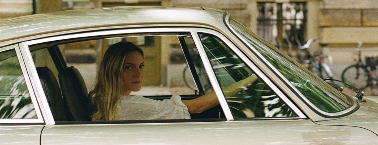 Meet the musician who rebuilt her Porsche 911